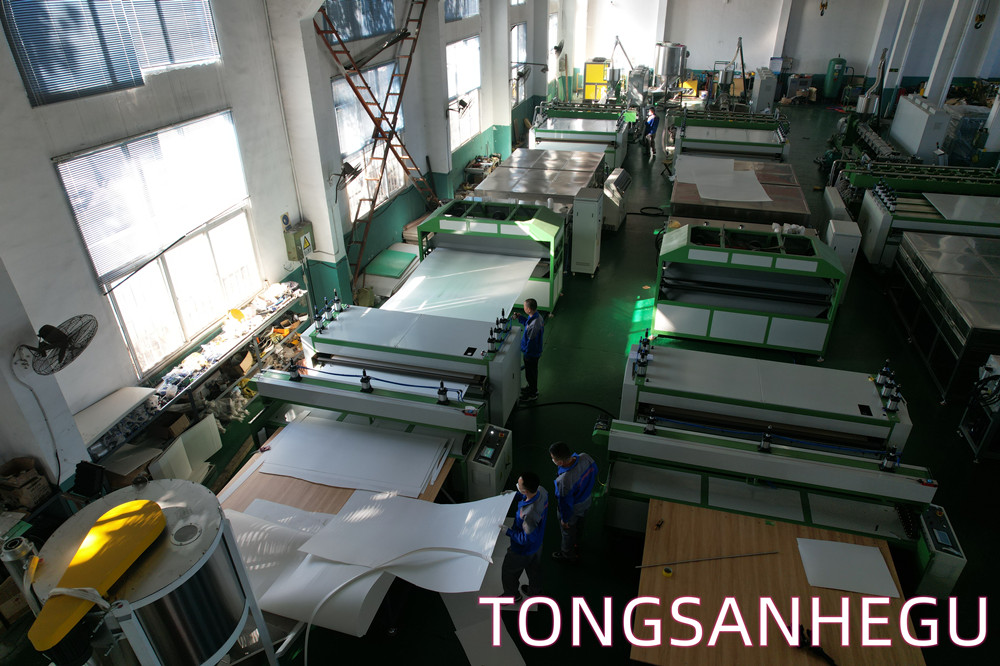 Plastic PP corrugated hollow sheet manufacturing machine was tested in ...